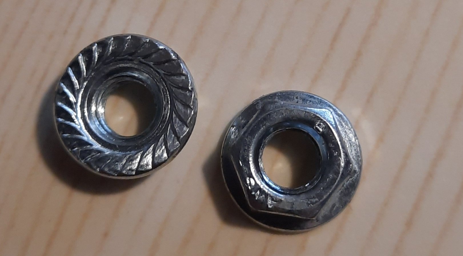 Rätt muttrar till topplocket på Victoria EM 50 - Classic Motor