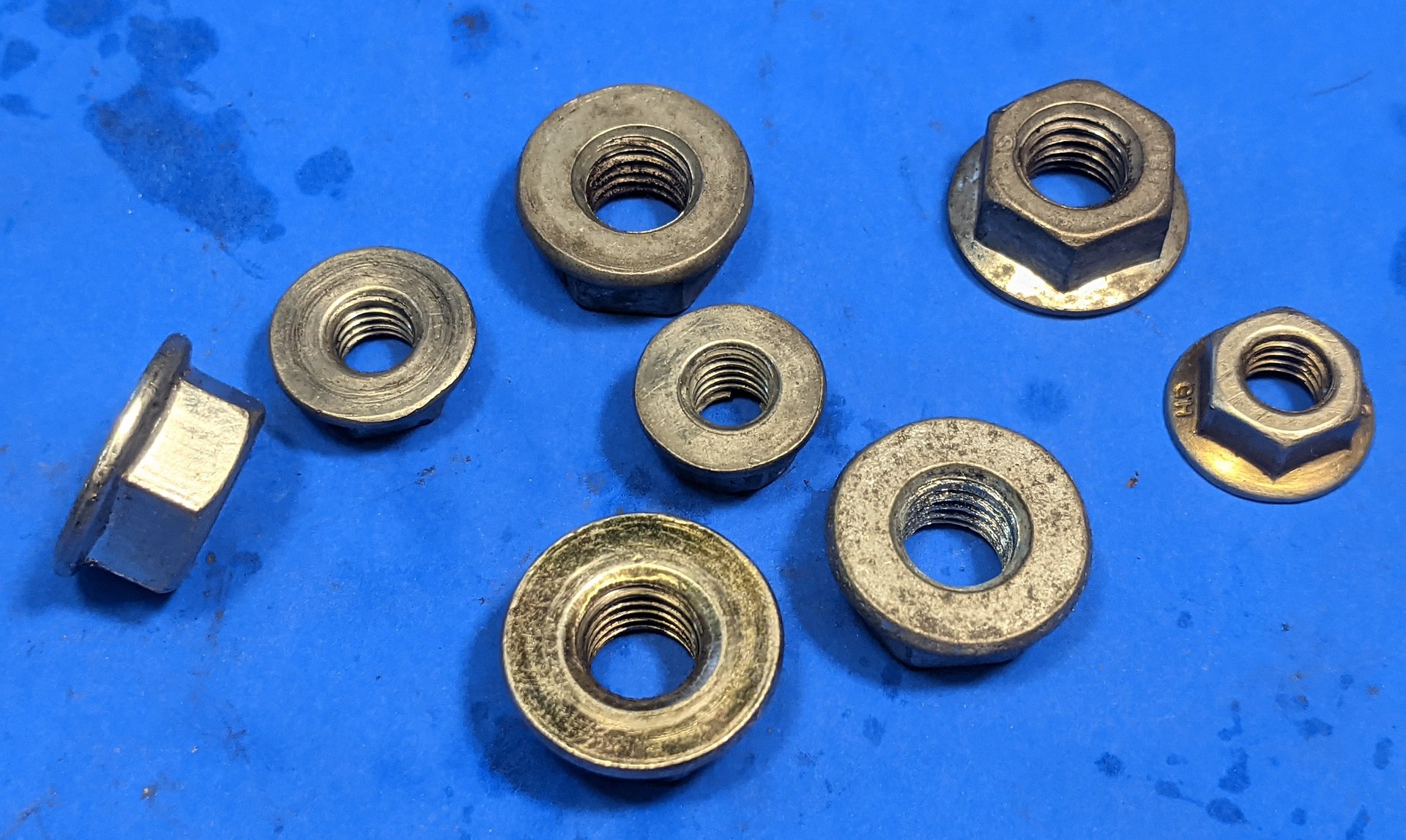 Rätt muttrar till topplocket på Victoria EM 50 - Classic Motor