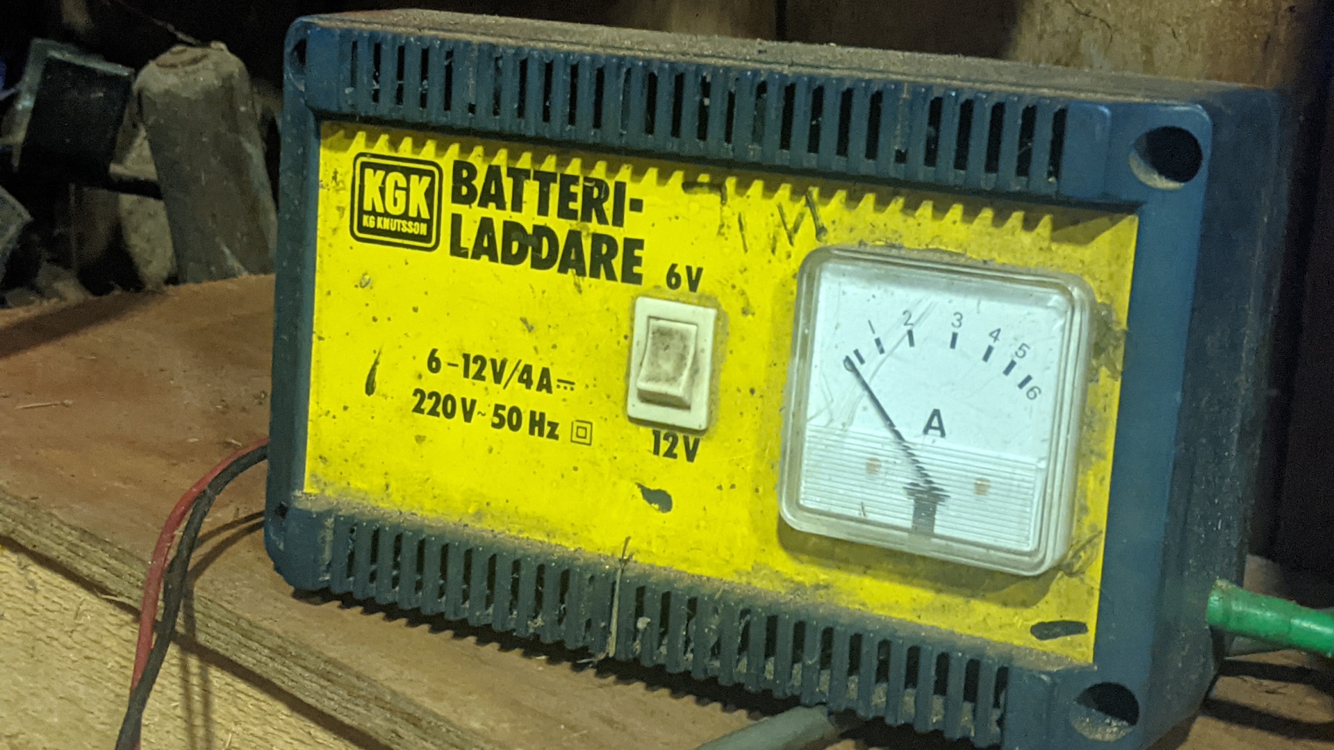 Hur lagar man en trasig batteriladdare? - Classic Motor