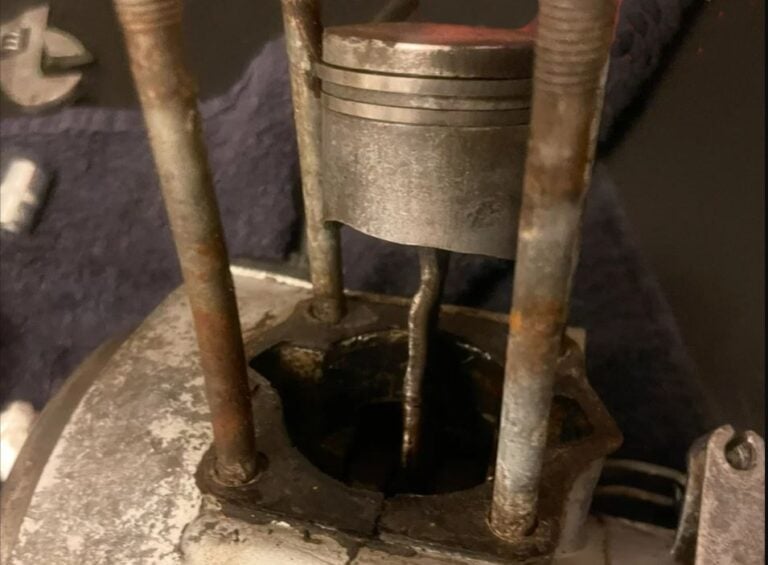 Kolven slår i topplocket på nyrenoverad motor - Classic Motor