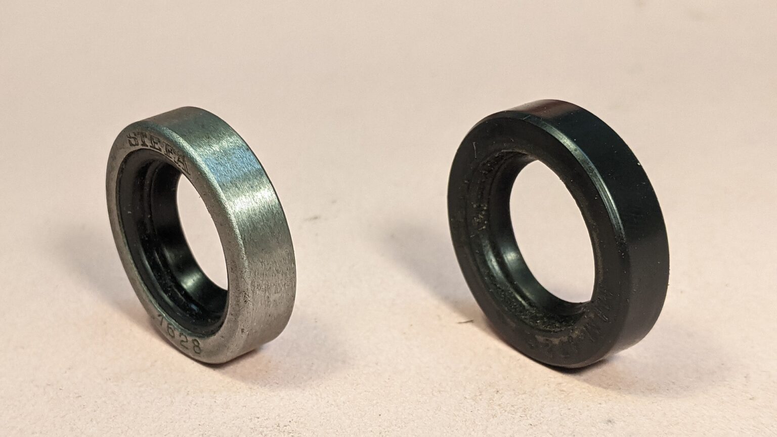 Låsa packboxar med Loctite? - Classic Motor