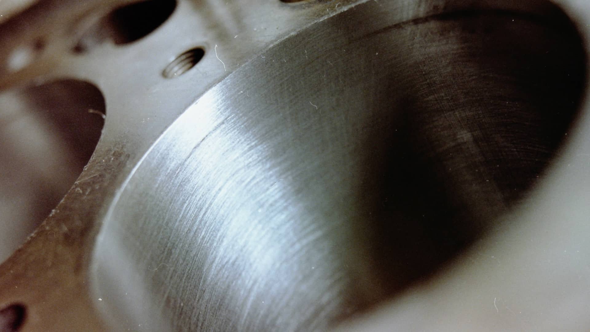 Volvo B16 som blåryker efter cylinderhoning - Classic Motor