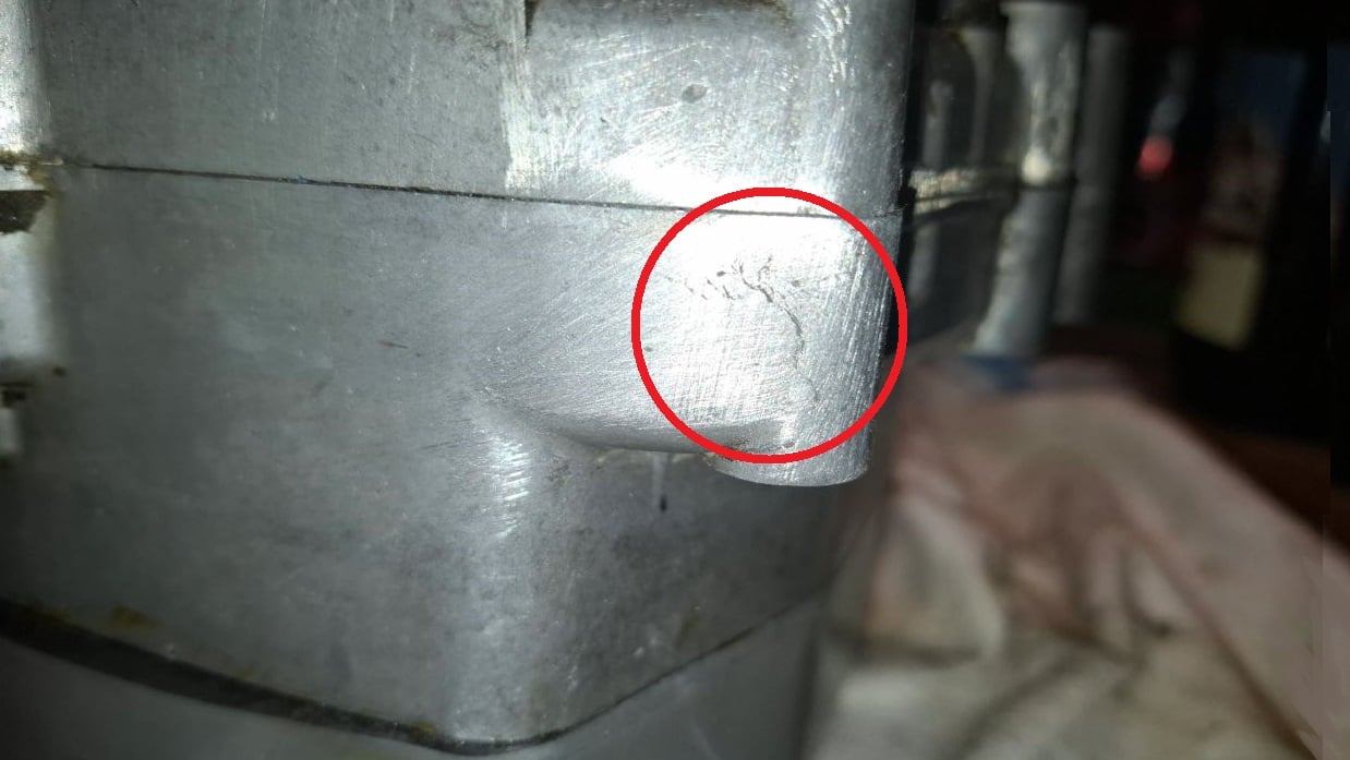 Är det en spricka i motorblocket? - Classic Motor