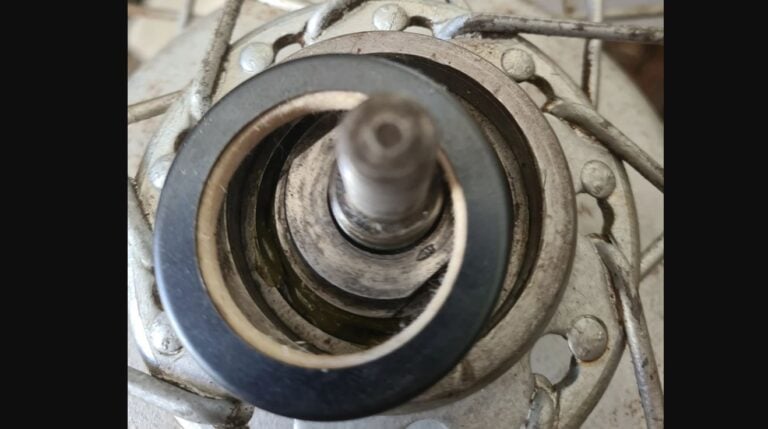 Ska man smörja in filttätningar vid montering? - Classic Motor