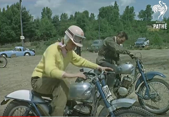 Fredagsfilmen: Rene Bennett tävlar i trail - Classic Motor