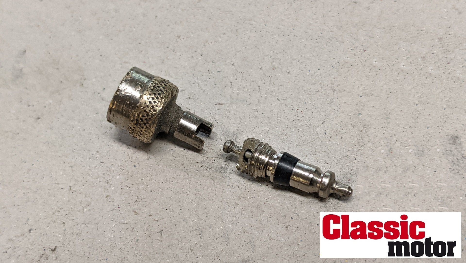 Så lagar du punktering på mopeden - Classic Motor