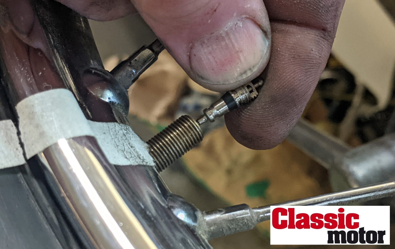 Så lagar du punktering på mopeden - Classic Motor