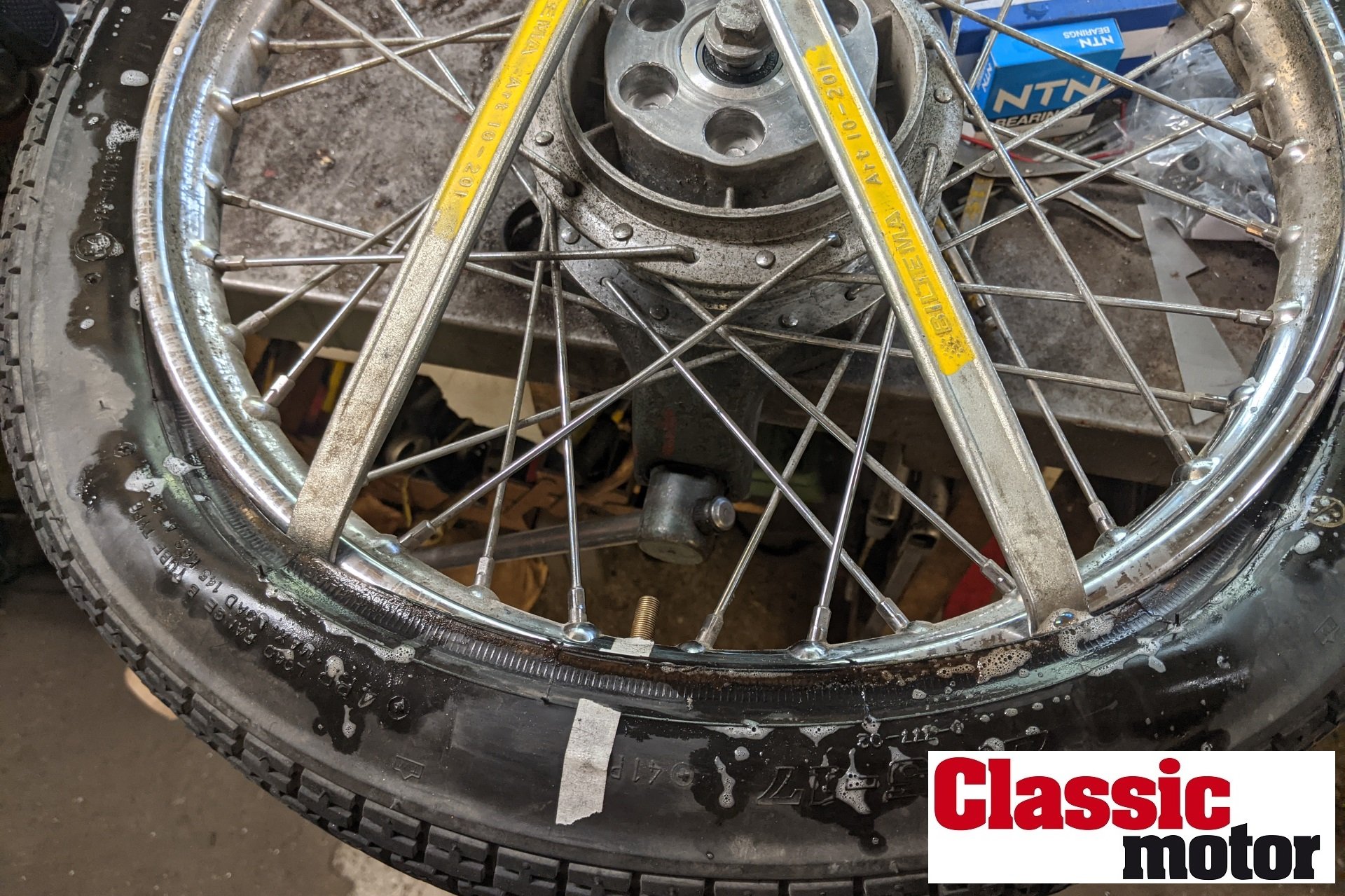 Så lagar du punktering på mopeden - Classic Motor