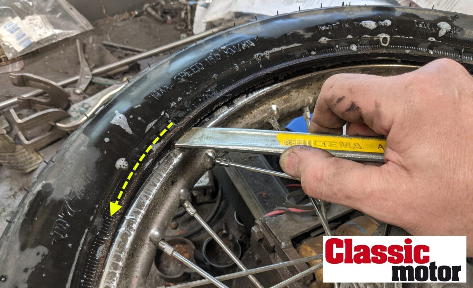 Så lagar du punktering på mopeden - Classic Motor