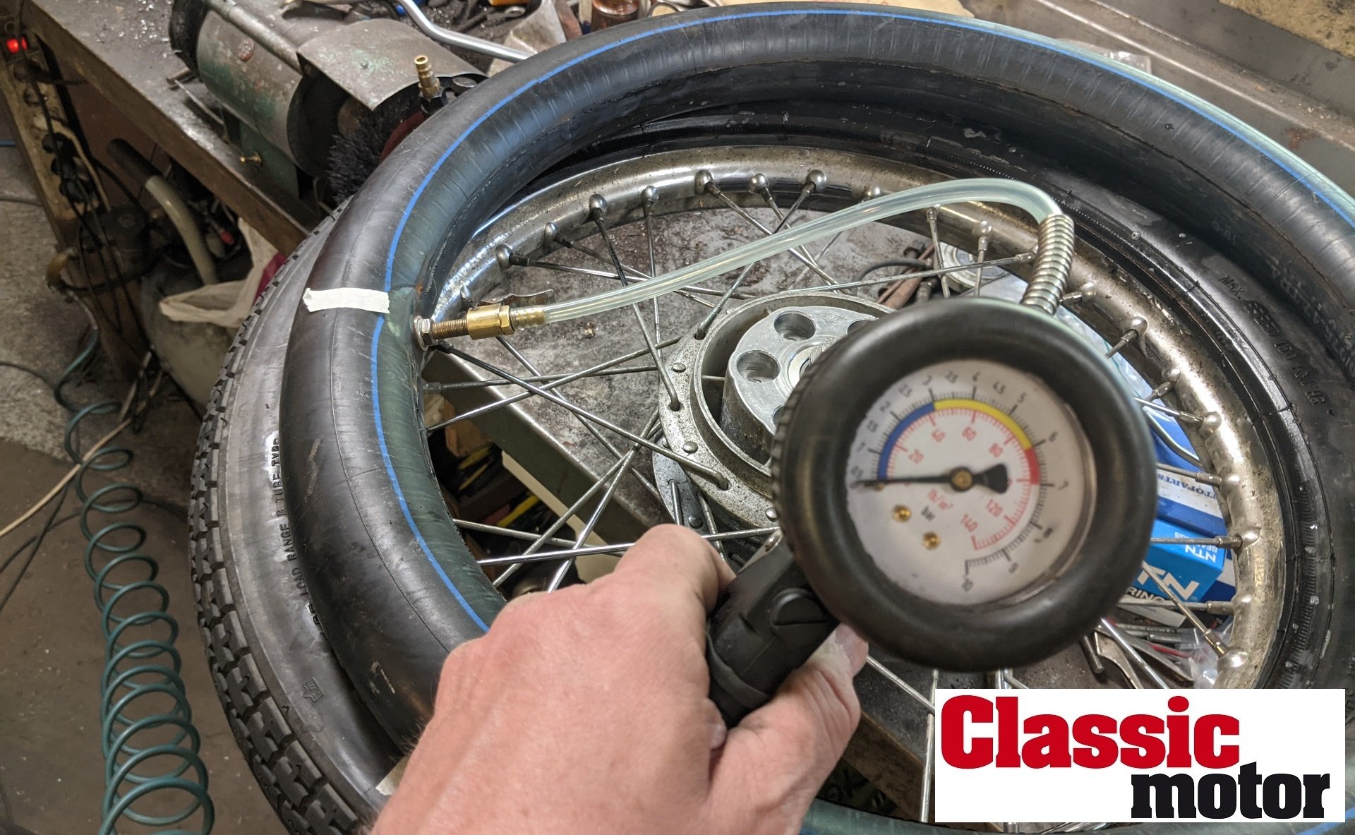 Så lagar du punktering på mopeden - Classic Motor