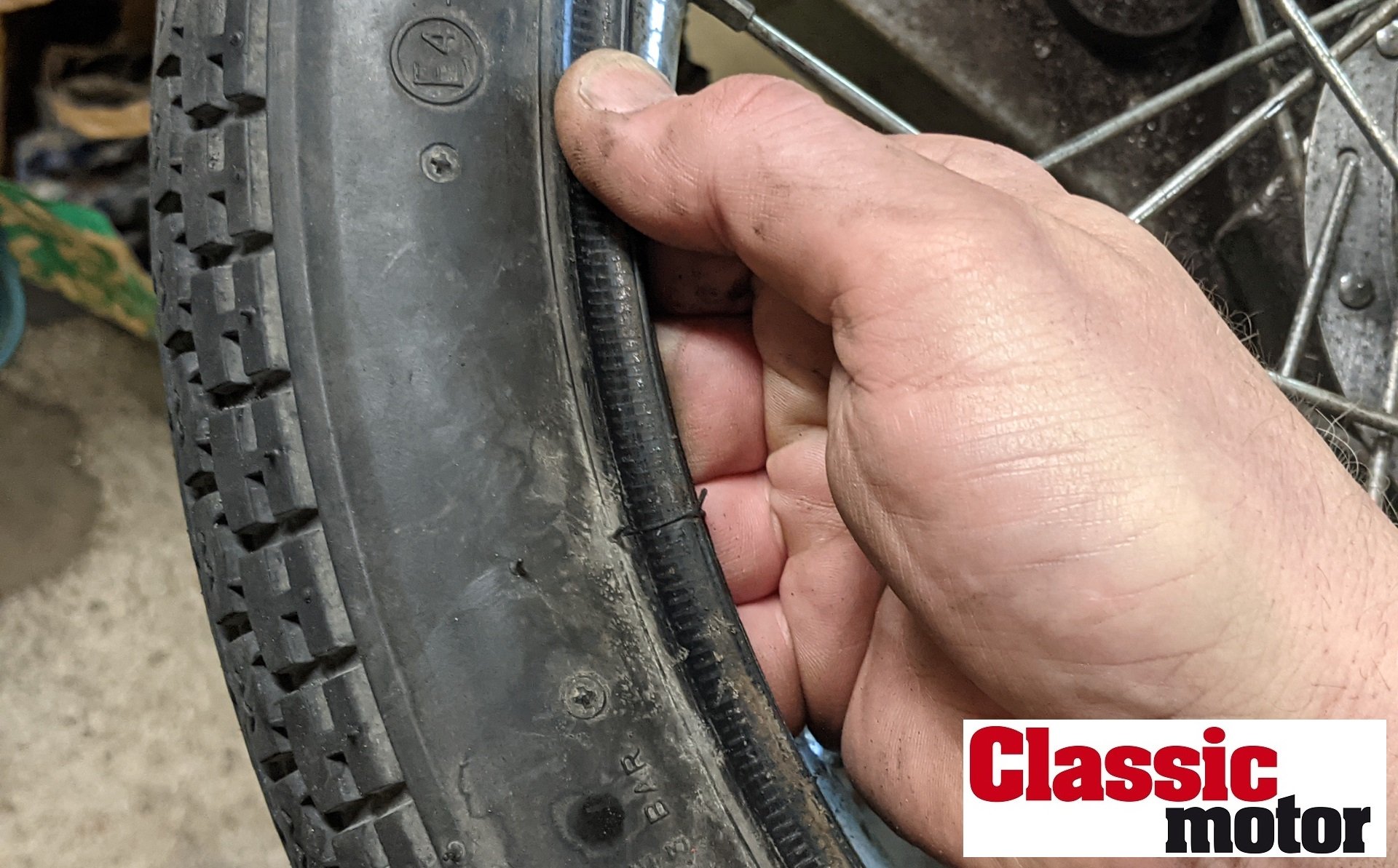 Så lagar du punktering på mopeden - Classic Motor