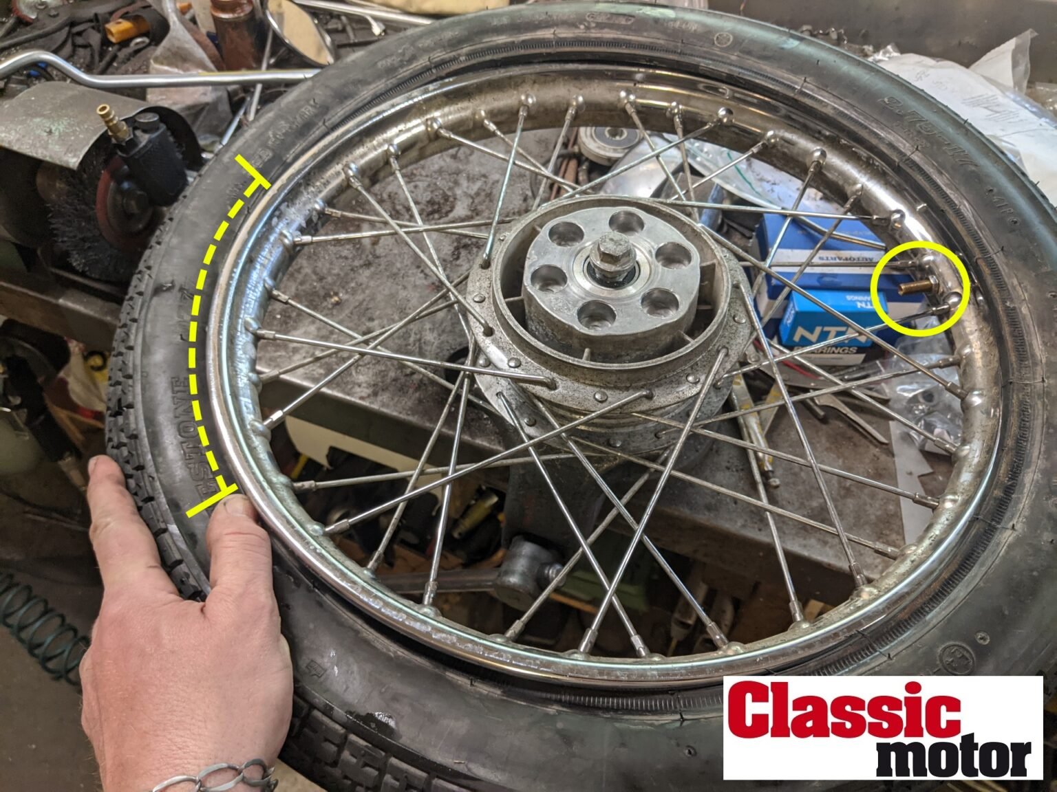 Så lagar du punktering på mopeden - Classic Motor