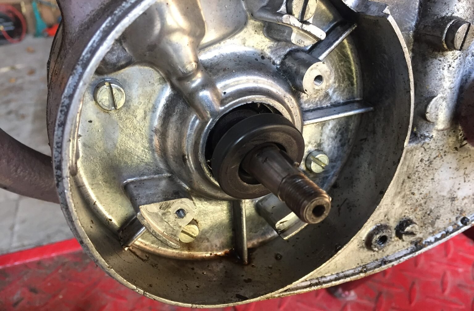 Vilket material ska man välja i mopedmotorns packboxar? - Classic Motor